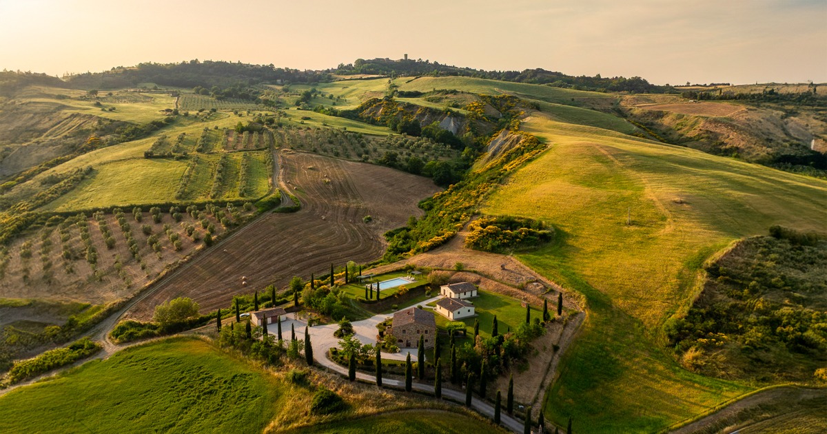 Villas and prestigious properties with pool for vacation rentals in Italy